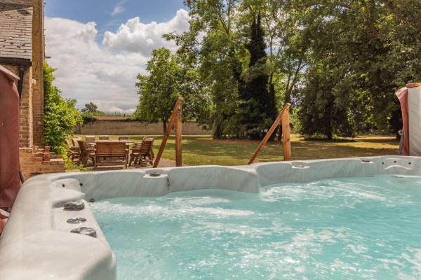 9 Bed In Three Holes Oc-l31856 - Cambridgeshire