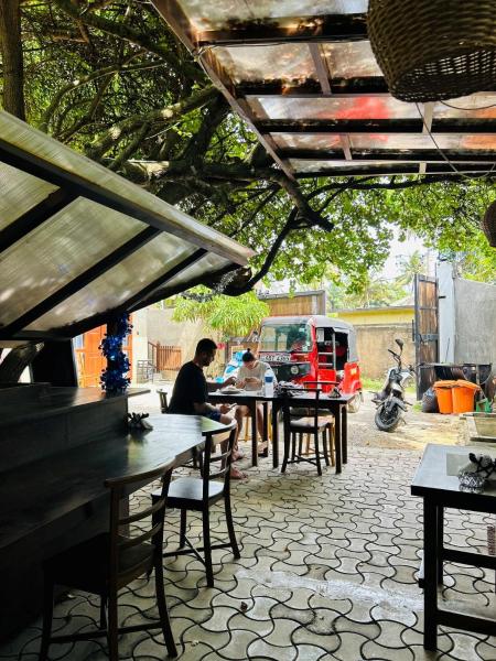 Mich's Surf Villa & Hostel - Mirissa