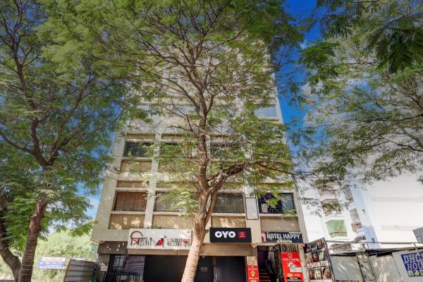 Hotel O Castle Rooms - Surat