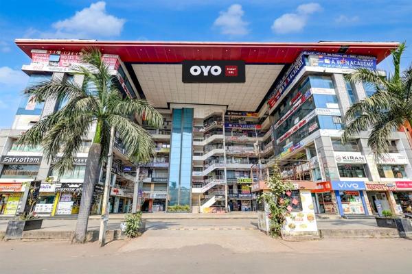 Spot On Sbl Hotel Rooms - Surat