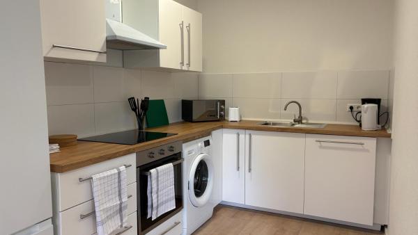 Neue Wohnung Für Monteurteams - Küche - Wifi - Parkplätze - Tv - Balkon - Halle (Saale)