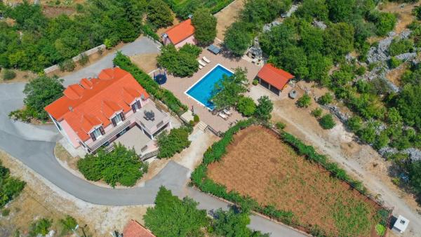 Villa Stipe - Makarska By Villas Guide - Promajna