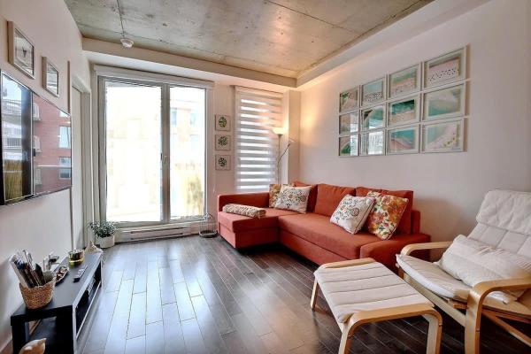 Stunning 1br Condo With Balcony In Heart Of Mtl - Boucherville