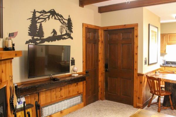 Whistlepunk 45- Modern Comfort With Mountain Charm-1 Bedroom - Snowshoe, WV