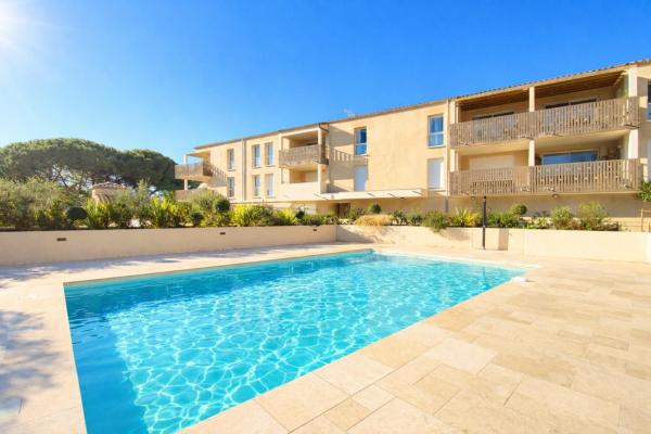 Appartement Climatisé Avec Piscine Et Parking à Uzès - Uzès