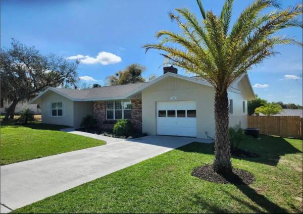 Stylish Home With Fenced Yard Dog Friendly - Lake Placid, FL