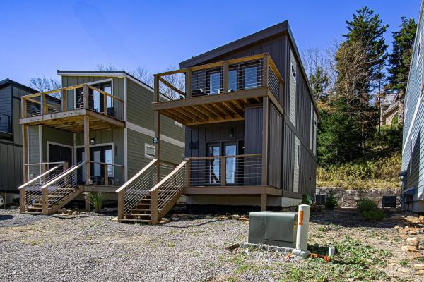 3 Bedroom: Coal Box Beautiful Unique Home Close To Slopes - Snowshoe, WV