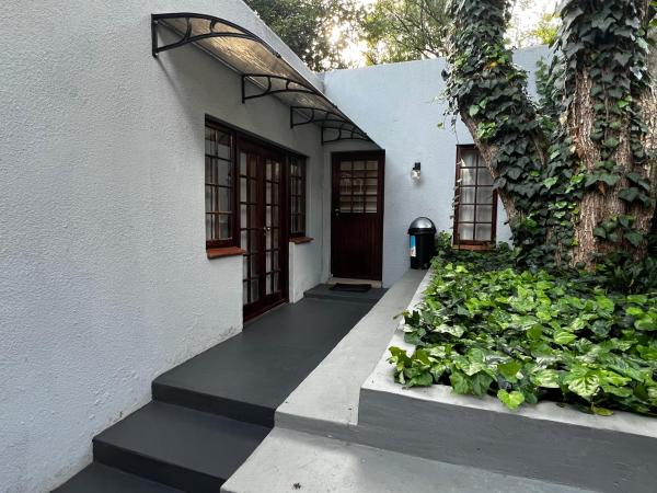 Koppies View 1 Bed Cottage - Johannesburg