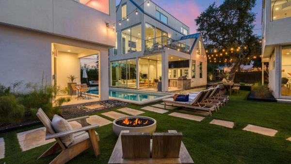Luxe 6bdr Retreat W Putting Green Game Room Bouldin Collective By Avantstay - Austin, TX