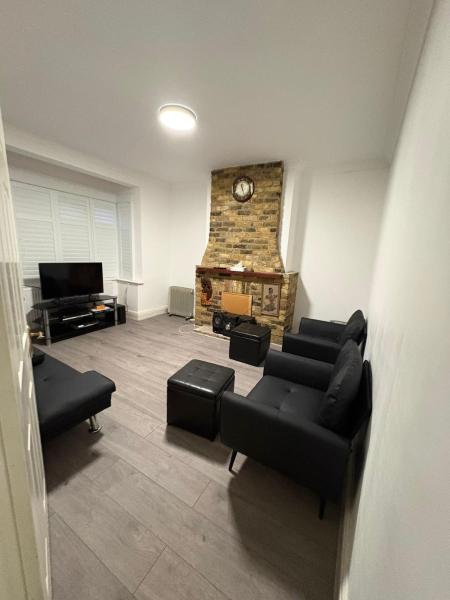 Convenient Northolt Home Near Tube & Parking - Hayes