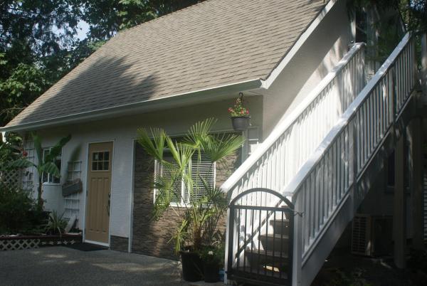 Nesting Ravens Cottage - Nanaimo