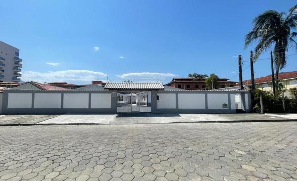 Casa De Praia Martim De Sá-700 Metros - Com 05 Camas -Sendo Uma De Casal -02 Vagas De Garagem E Entrada Individual- Roupa De Cama -Ventiladores - Caraguatatuba