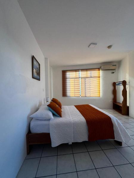 La Isla Del Descanso - Galápagos Islands