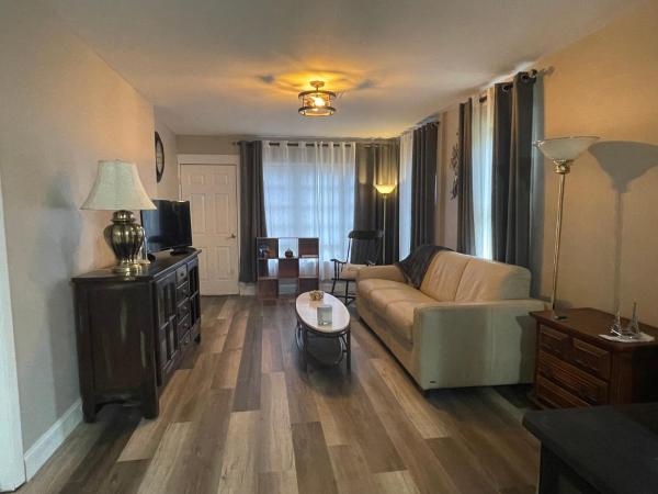 Cheerful Two Bedroom Bungalow Near Mountain Creek - 오클랜드