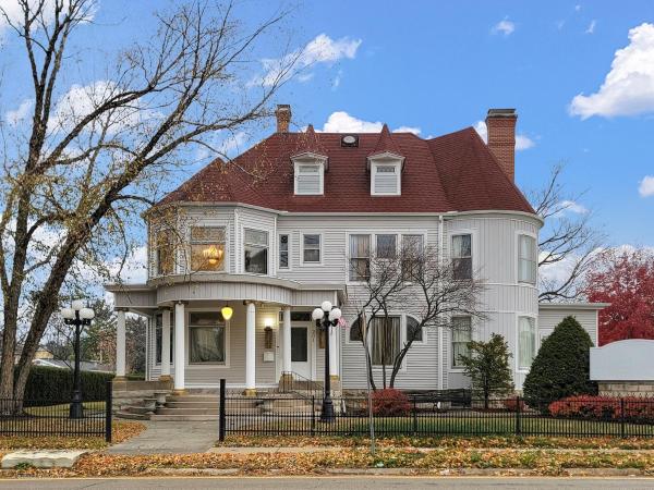 The Palace - Rockford, IL