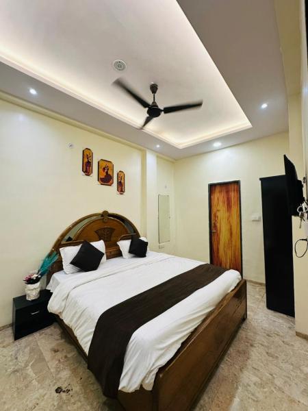 Hotel Castle - Indore