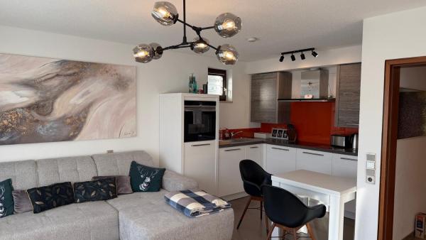 Stilvolle Wohnung In Idyllischer Lage - Bözen