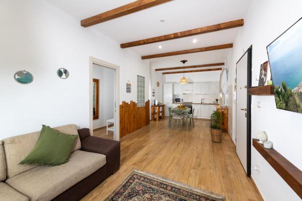 Agata's House - Milo