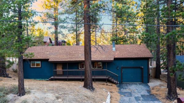 Steps To Trails Minutes To Heavenly Fireplace Deck Bbq Bluewood Cabin By Avantstay - South Lake Tahoe, CA