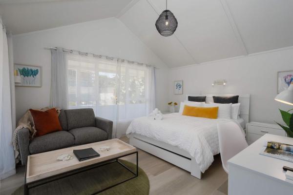 Spacious, Breezy Studio Apartment, Moments From Downtown And Beach - Tauranga