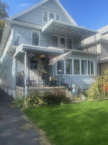 420 Friendly 3 Bedroom Upstairs Apartment - Buffalo, NY