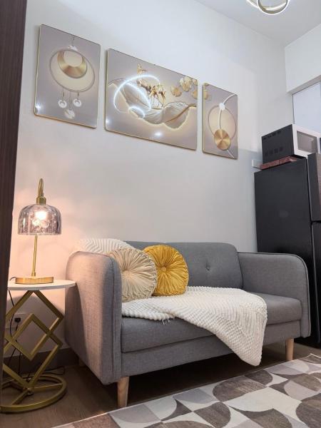 2 Br Modern Apartment Near The Airport - Muntinlupa