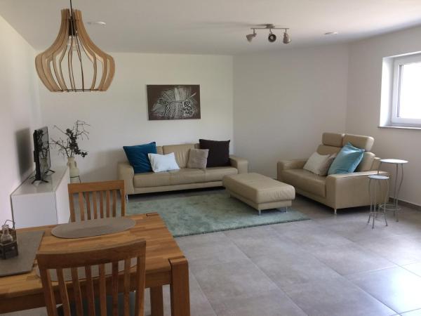 Große Ruhige 2 Zimmer Fewo In Biberach - Laupheim