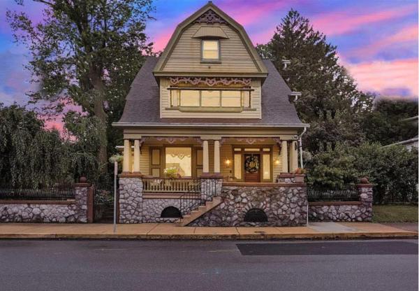 The Manheim Manor - Lititz, PA