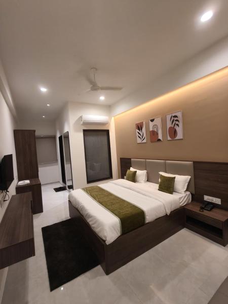 Hotel Royal Sky - Anand