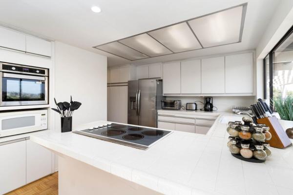 Spacious 4bd, La Jolla, Ocean Views, Jacuzzi - San Diego, CA