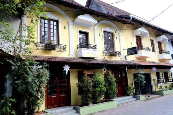 The Sunset Bay - Kochi, India