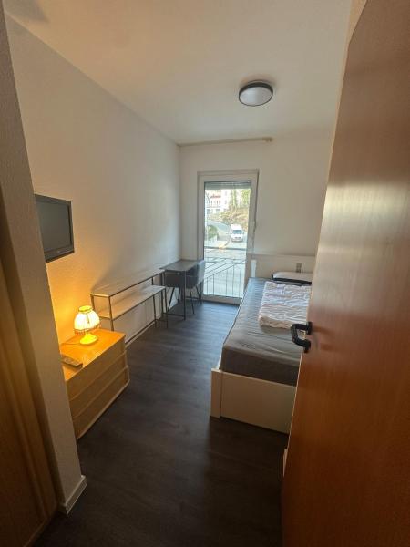 Quiet Hotel Room With Private Bathroom - Ruhiges Hotelzimmer Mit Eigenem Bad - Bad Urach