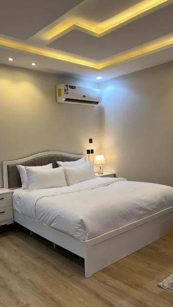 استيديو الحمراء بدخول ذاتي - Jeddah