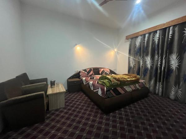 Hotel Apex - Srinagar