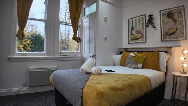 Compact Modern Studio, Great Location With Parking - Birmingham