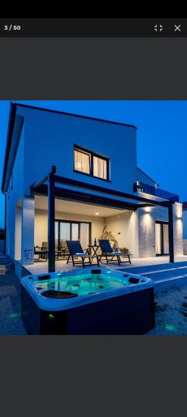 Petra - Biograd na Moru