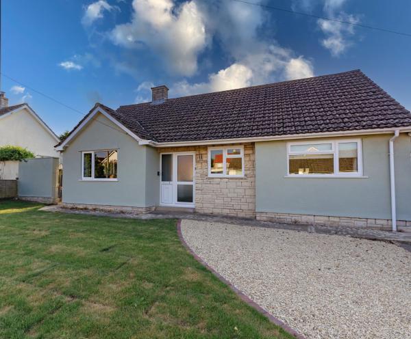 Stunning 3 Bedroom Home With Free Private Parking - Bridgwater