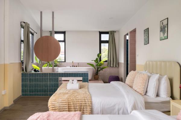 Miq Ekkamai1 - 5br House 65 Inch Tv - Bangkok