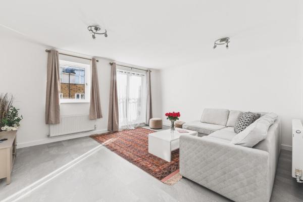 Beautiful 4bdr Townhouse With Free Parking - Hayes