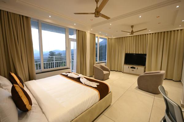 Munnar Peak Paradise - Munnar