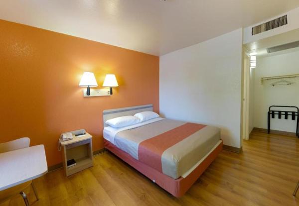 Shasta Vista Inn & Suites - Mount Shasta, CA