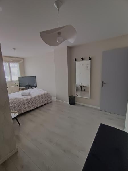 Chambre Cosy , Garage Sécurisé Pour Deux-roues - Toul