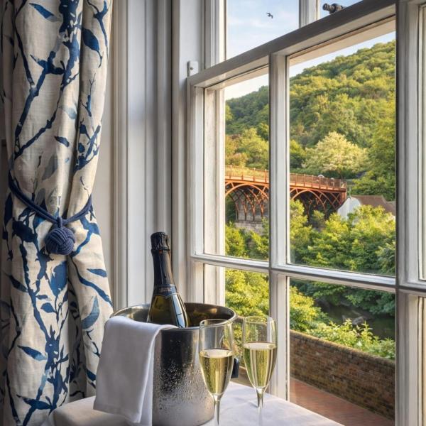 Ironbridge View Townhouse - Winner 2026 Uk Most Picturesque Self-catering Holiday Home & 2026 Self-catering Accommodation Of The Year - Telford
