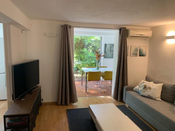 T2 En Rez-de-jardin En Plein Coeur De La Londe Les Maures - Pierrefeu-du-Var