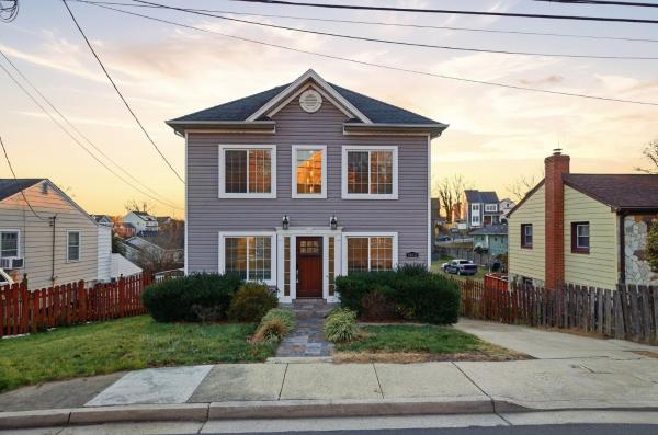 Beautiful Arlington Comfort Rooms Near Metro - Alexandria, VA