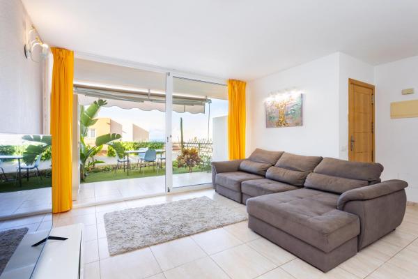 Beautiful Two-storey House With Terrace And Patio In An Exclusive Area - Los Cristianos