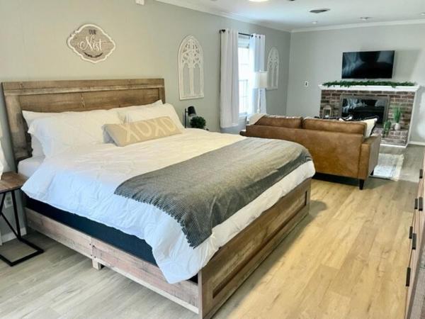 Serene Ivy Hills Home With Hot Tub & Screened Porch-family Friendly - Carmel, IN