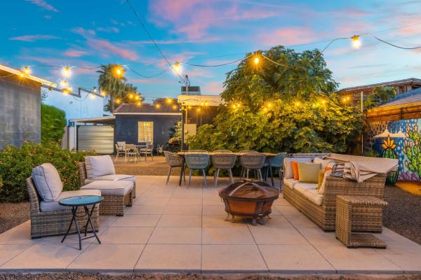 Modern 1br Phoenix Stay Patio Lounge Fire Pit - Phoenix, AZ