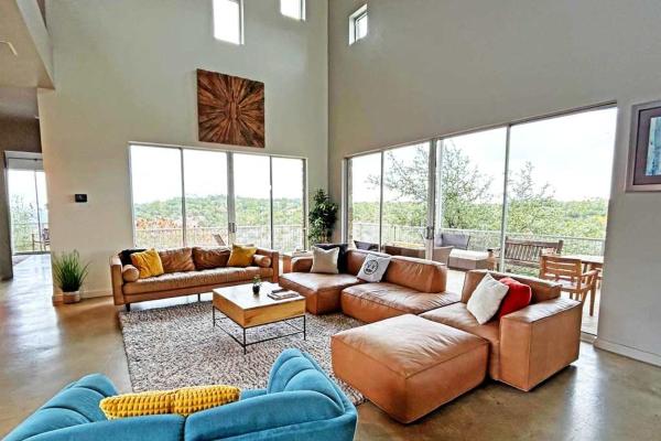 Luxury 4br Hilltop Retreat Scenic Views - Lake Travis, TX