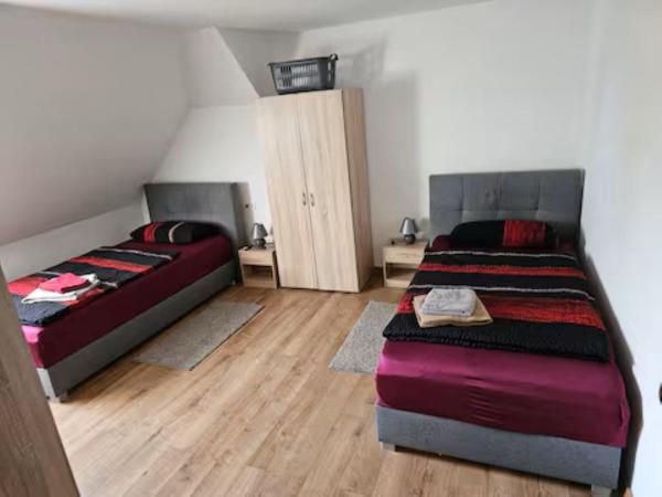 Schöne Vollausgestattete Monteurs- Gästewohnung In Der Gartenstadt Leuna Und Nähe Geiseltalsee 2209 - Bad Dürrenberg